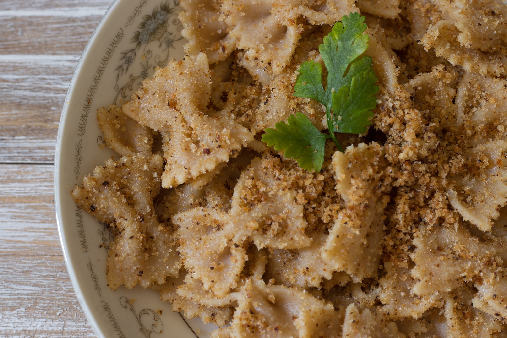 Paste cu pesmet - o rețetă simplă și delicioasă | TeMănânc.ro