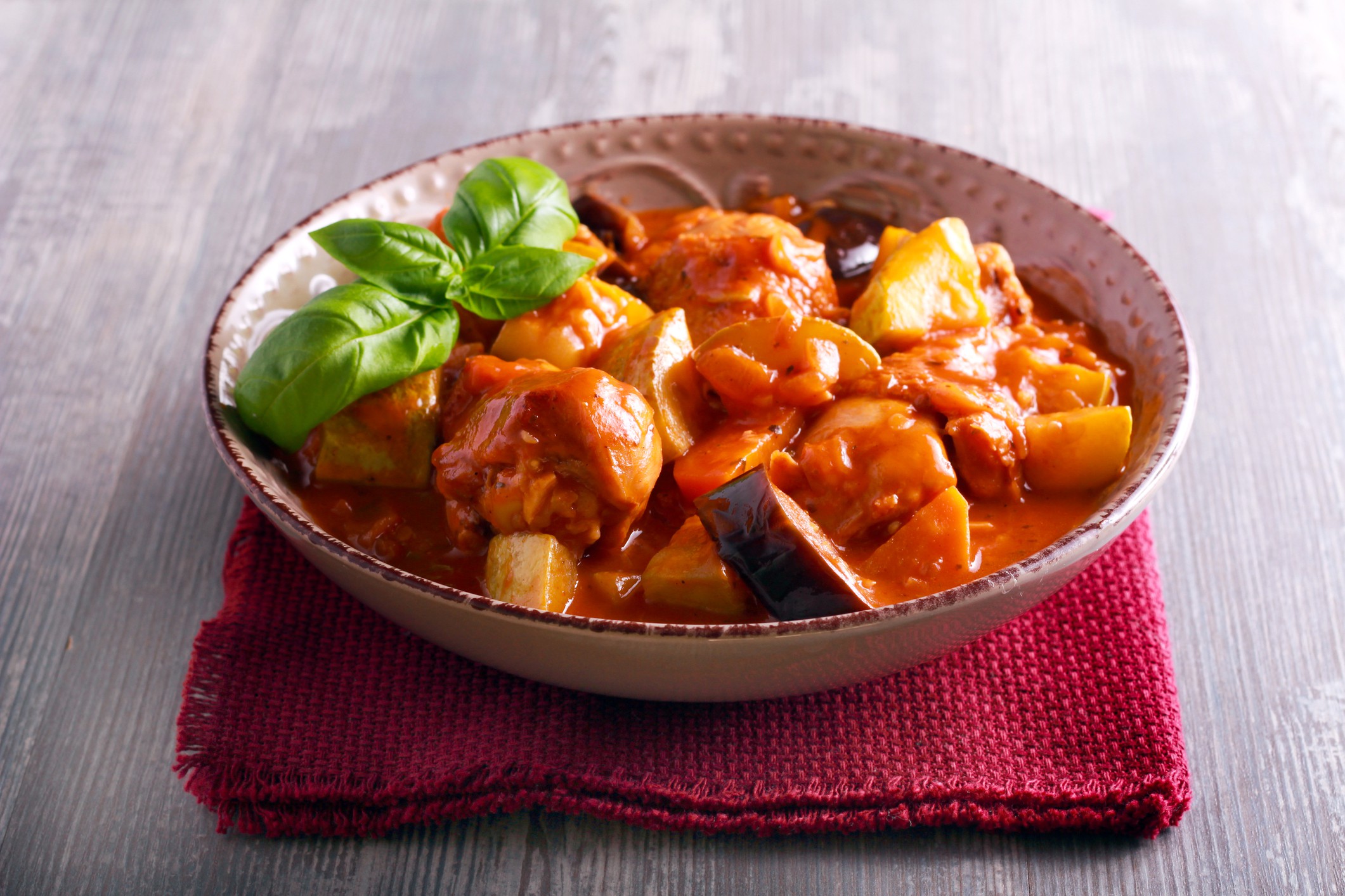 Ghiveci de legume cu piept de pui | TeMănânc.ro