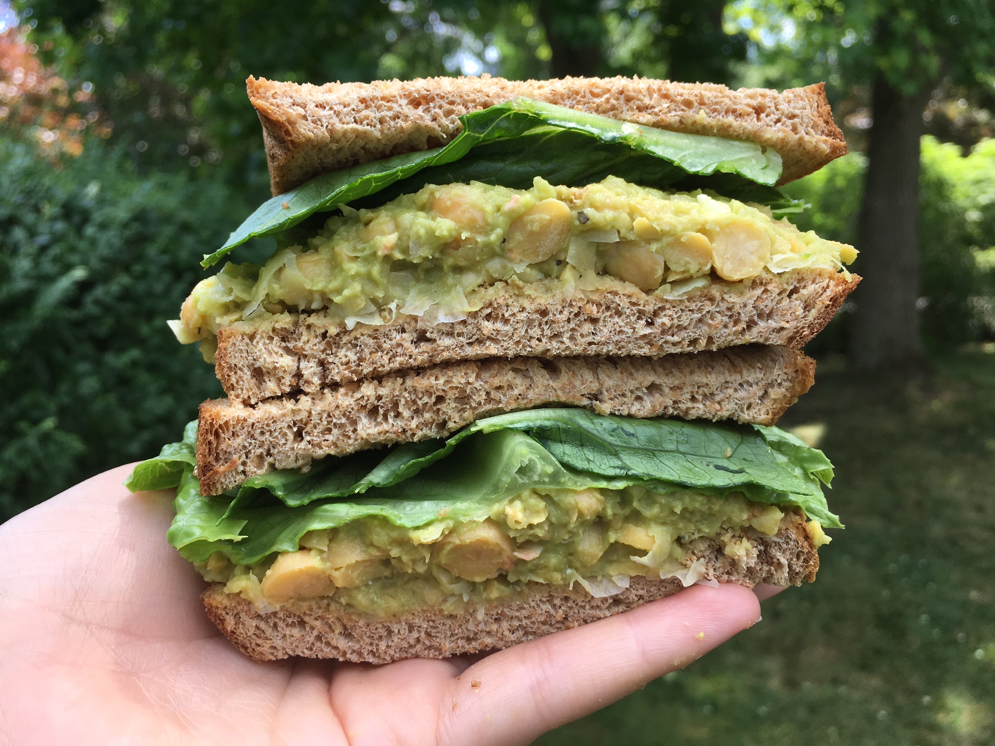 Salata De Avocado Si Naut Este Noua Salata Cu Oua Pentru Vegani ...
